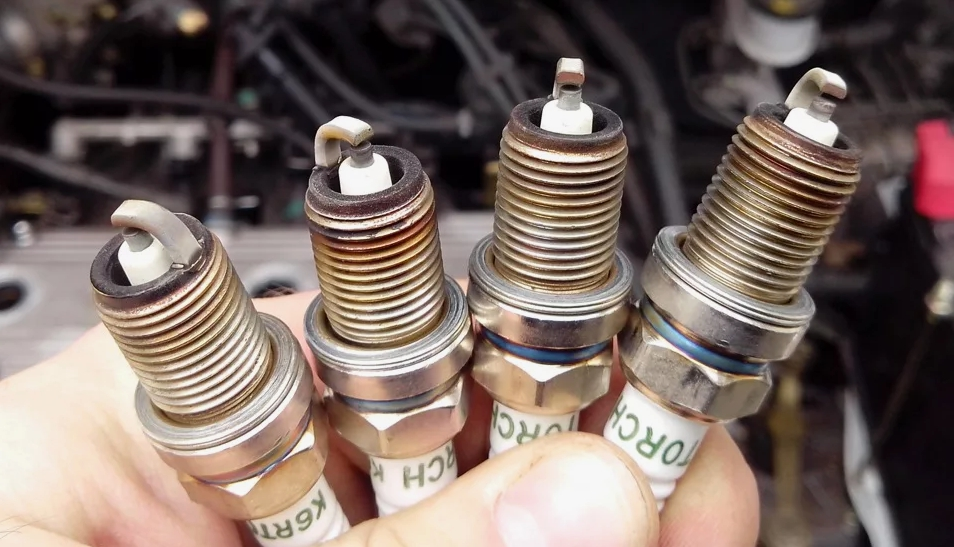 Candele di accensione: come funzionano, quando cambiarle e quali scegliere